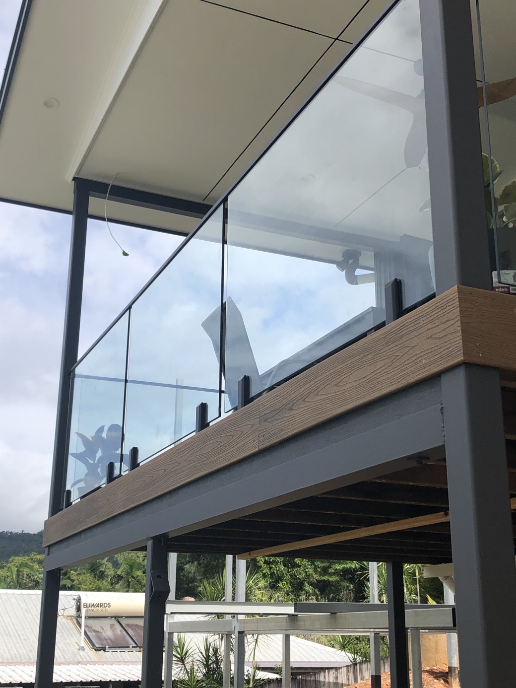 Aluminium Pool Fence Cairns - Modern Glass and Aluminium Fencing